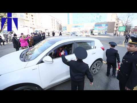 Yol polisindən cərimə yox, bir dəstə gül