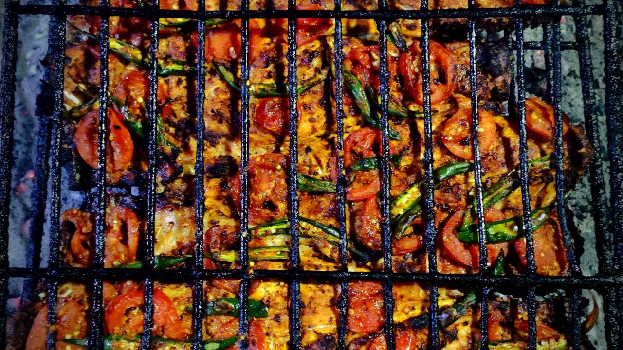 Famous Grilled fish Recipe | Fish Bar B Q| Pakistan Street Food - YouTube