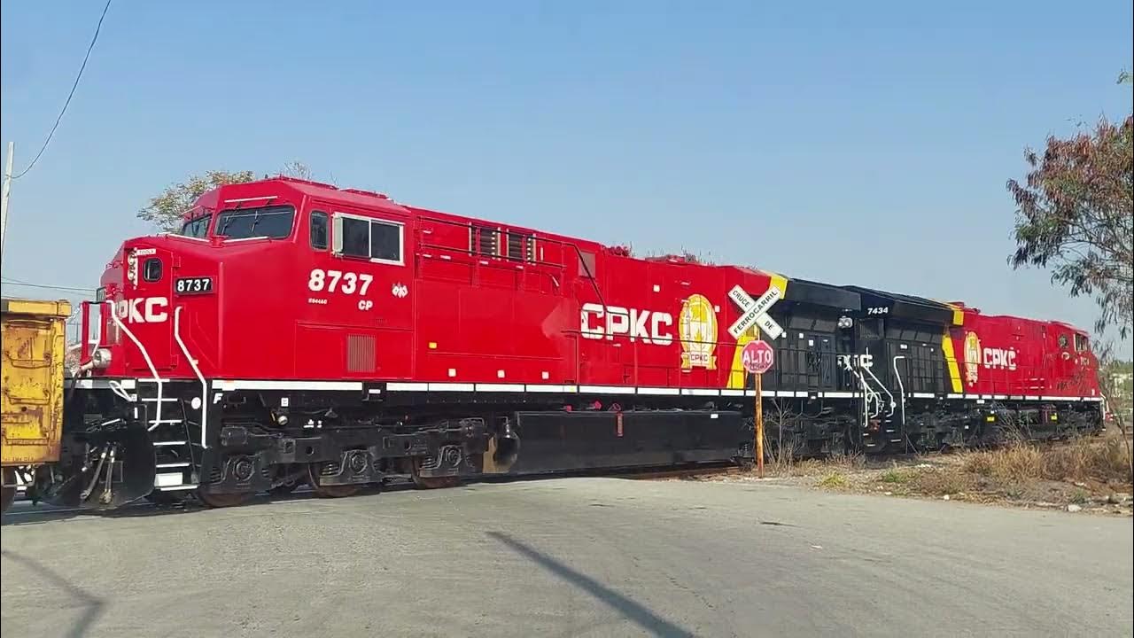 Doble CPKC en Monterrey!!! CP 7434 ET44AC y 8737 ES44AC. - YouTube