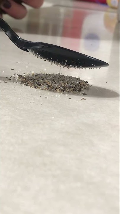 Static electricity experiment- separating salt and pepper - YouTube