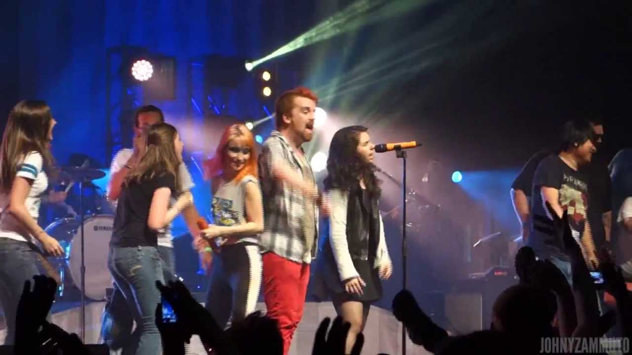 Paramore - FULL SET - Live from Boston (5/15/13) - YouTube