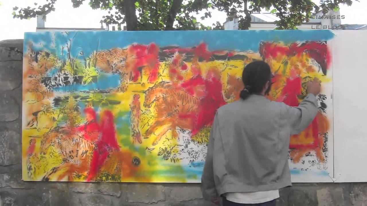 Performance de street art à Paris - YouTube