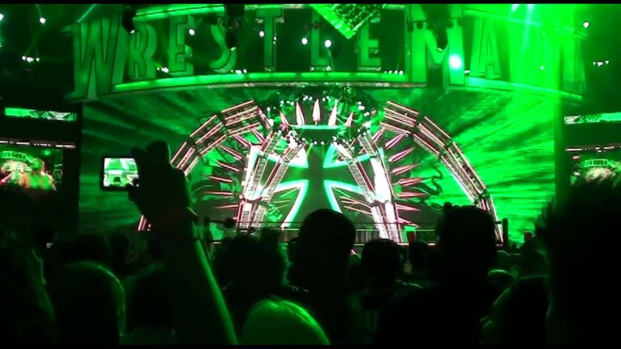 Wrestlemania 27: Triple H Entrance ft. Metallica (For Whom The Bell ...