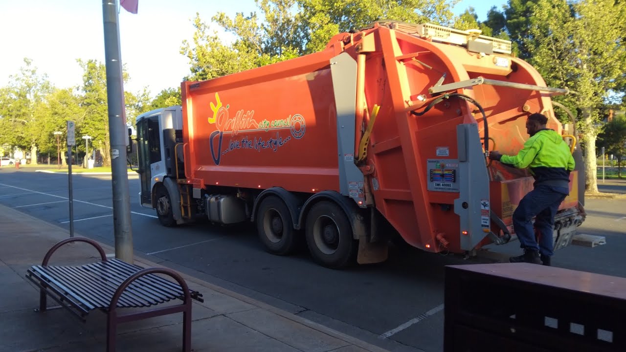 Griffith City Council litter run - YouTube