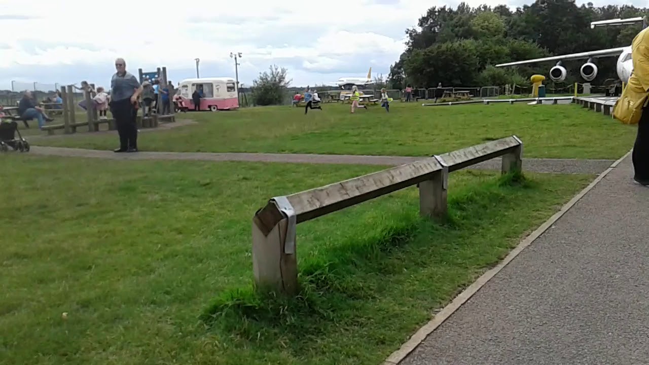 Different airplane flying and landing at the airplane place - YouTube