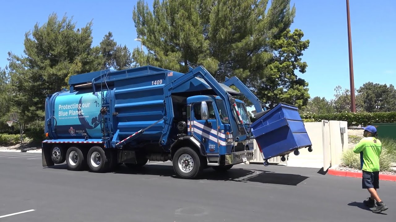 Republic Services Peterbilt Amrep FL on Recycling - YouTube