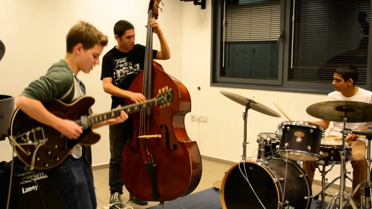 Nitzan Bar - Solar - YouTube