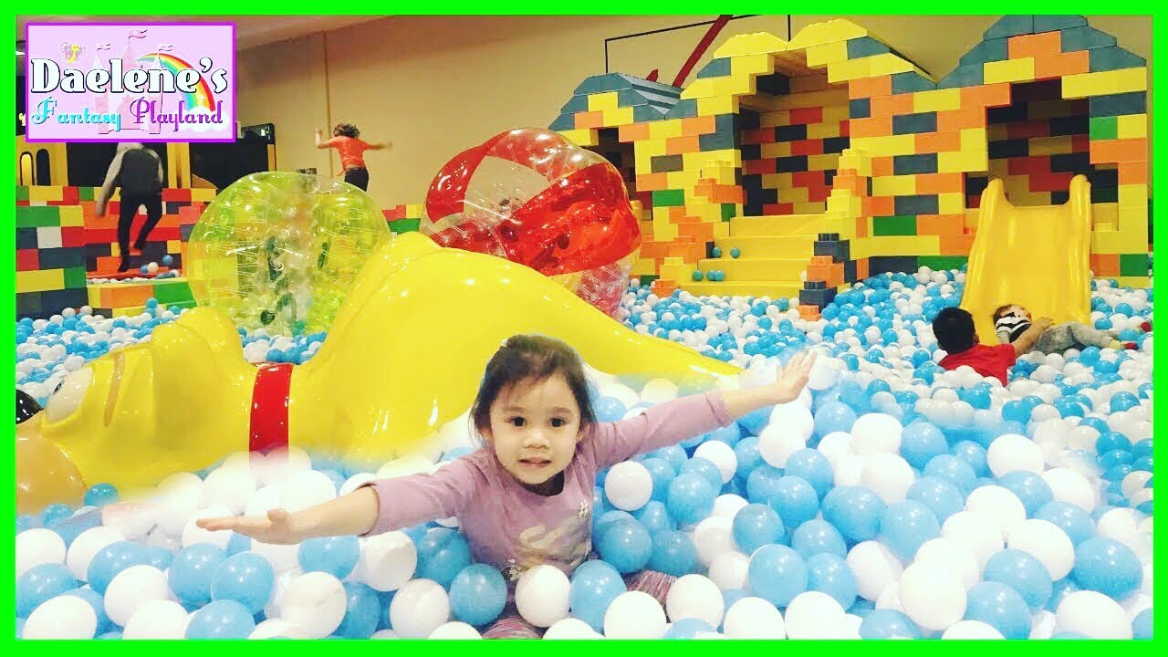 Child's Play Area Indoor Playground Giant Ball Pit Indoor Activities ...