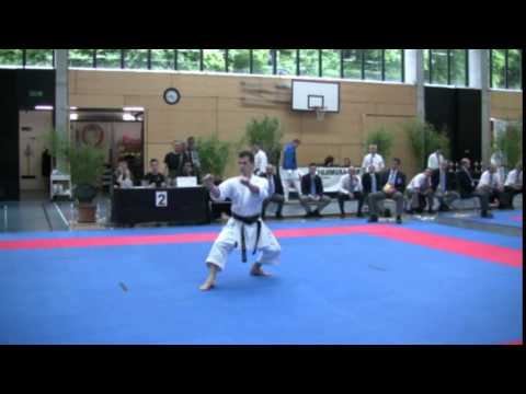Edin Dedovic - Kata Gojushiho-sho alla Fujimura Cup - YouTube