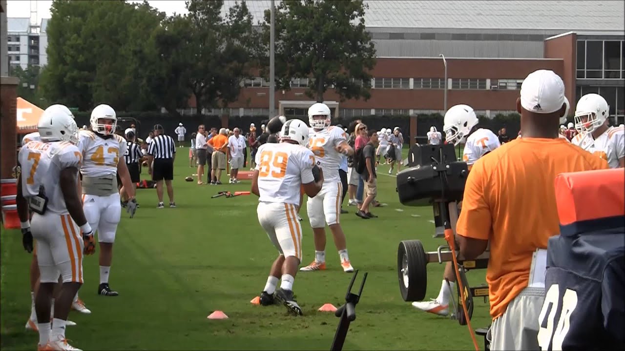Tennessee football practice on Aug. 22, 2013 - YouTube