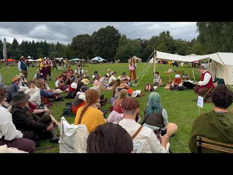 Thousands of Lord of the Rings fans gather for UK’s first Hobbit festival | SWNS