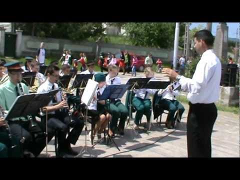 Újtusnádi fúvószenekar - Sólyom madár-induló - YouTube