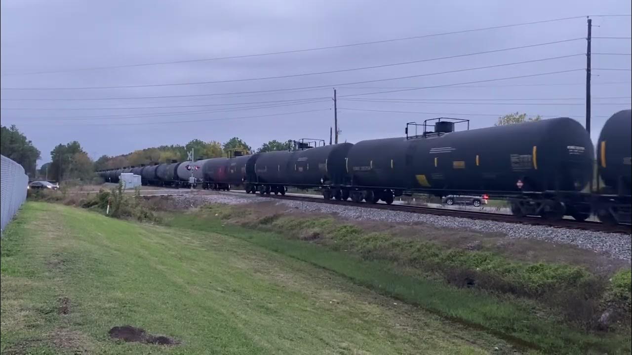 W Crew On This KCS Oil Train Plus KCSM 4568 12/1/23! - YouTube