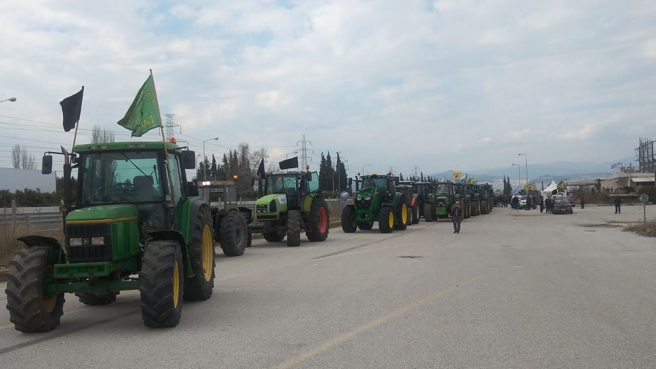 Θερμή υποδοχή των αγροτών της Καρδίτσας στο μπλόκο της Ανθήλης - YouTube