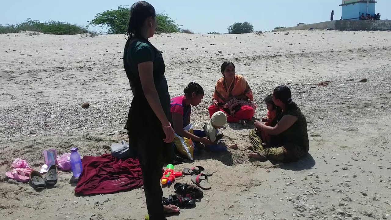 Holi croud at mithapur Beach - YouTube