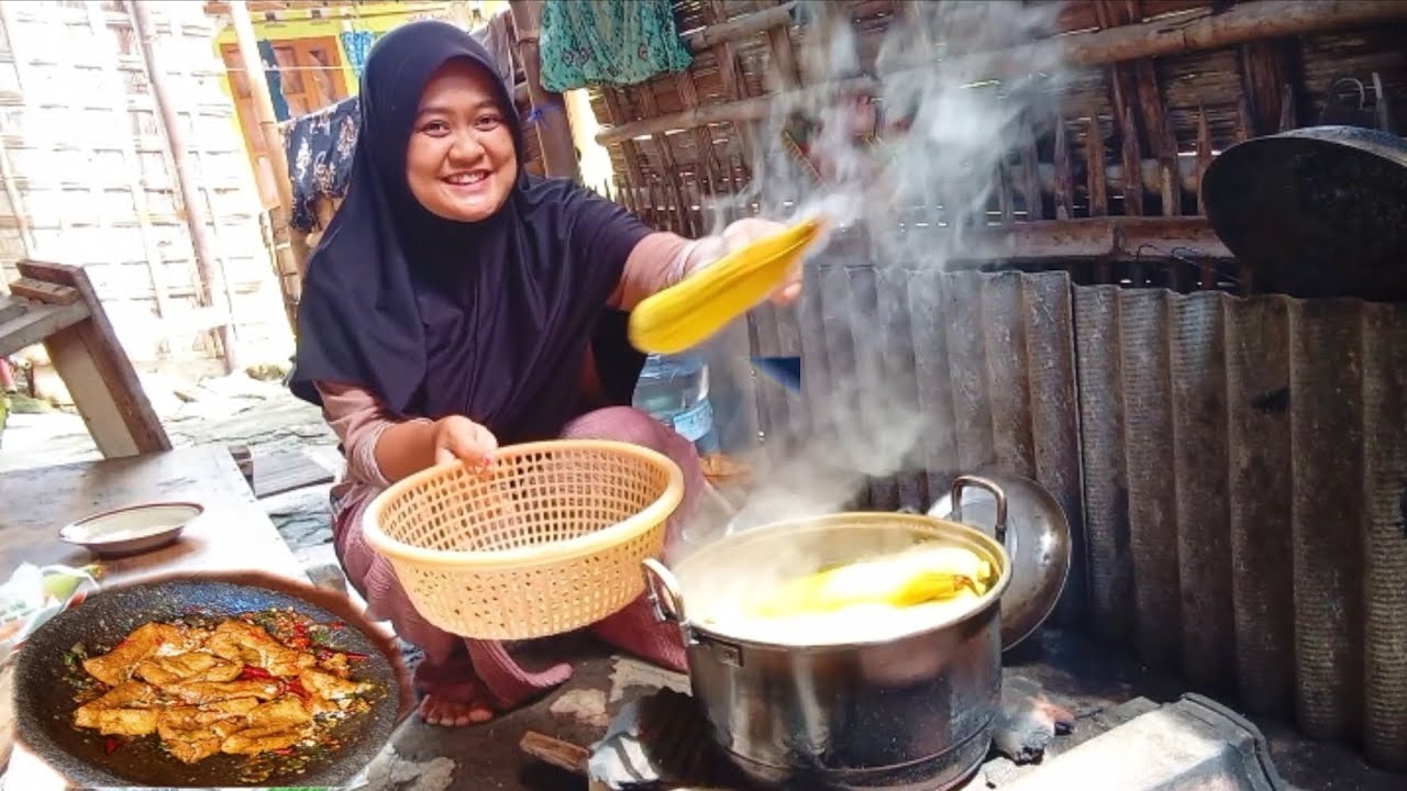 Jagung rebus, tahu goreng, sambal || menu sederhana - YouTube