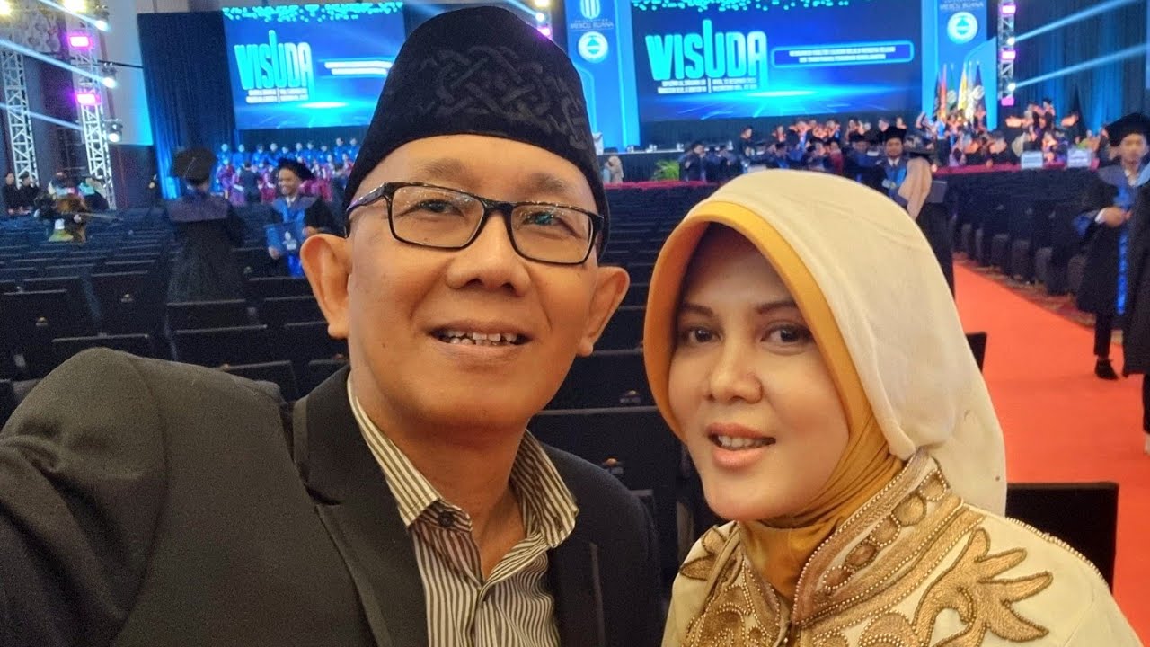 Wisuda ananda Muhammad Arif Rahman 13 Desember 2023 - YouTube