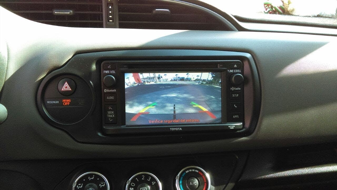 instalación de Cámara de Reversa Para Toyota Yaris Hatchback Años 2014 ...