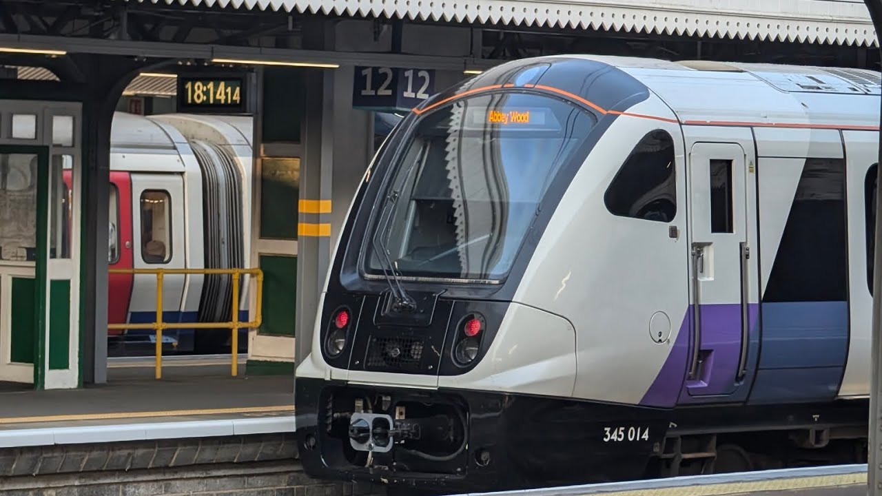 Elizabeth Line train from London Paddington to Bond Street - YouTube