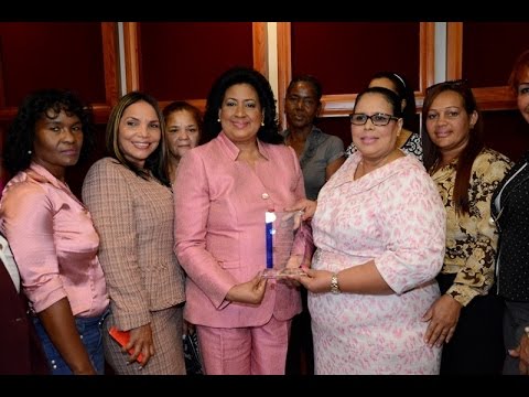 Reconocimiento a la Senadora Lic. Cristina Lizardo - Diputada Isabel de ...