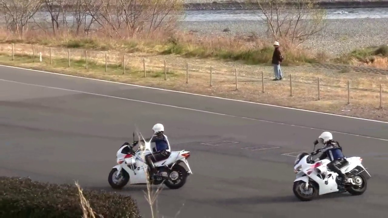 Cop Falls Off Bike - YouTube