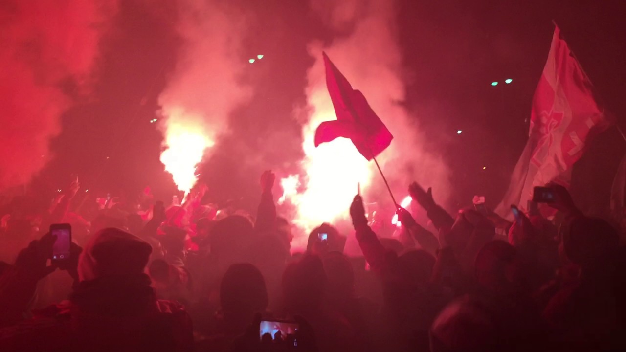 Toronto FC fans march to the stadium before MLS Cup Final V Seattle ...