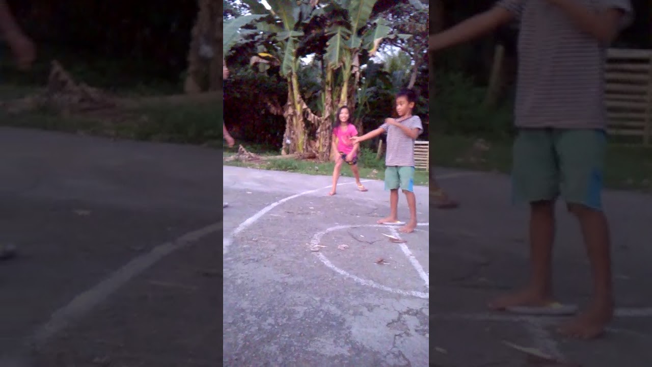 Playing sipa tsinelas - YouTube