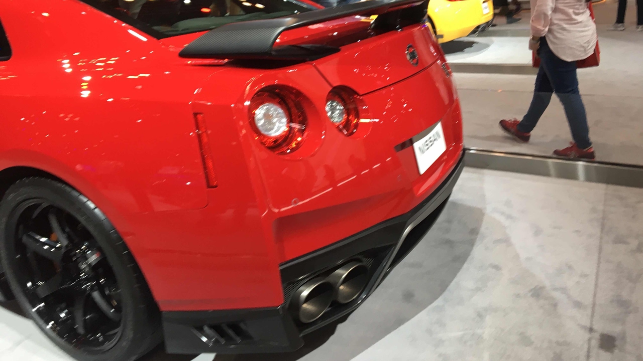 Bright Red 2017 Nissan GTR NYIAS - YouTube