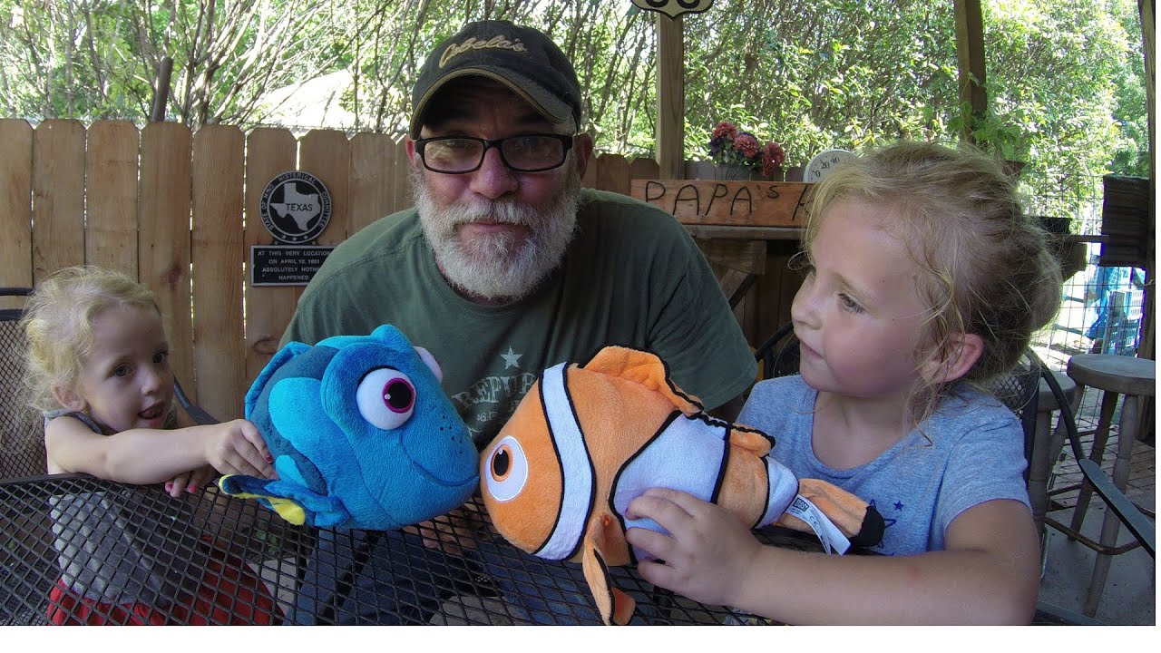 Finding Dory Review #amc - YouTube