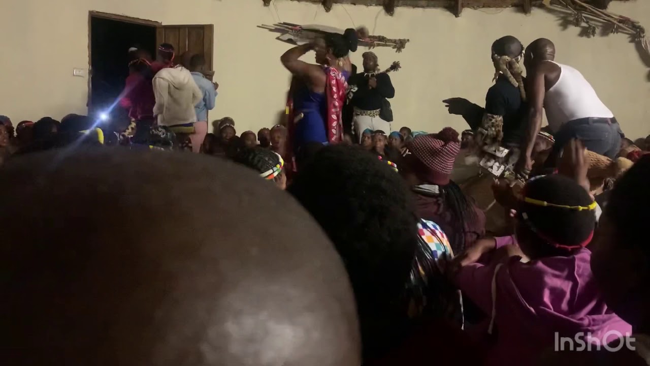 Umqomo (She said yes! )| Umkhambathi|South African Traditional love ...