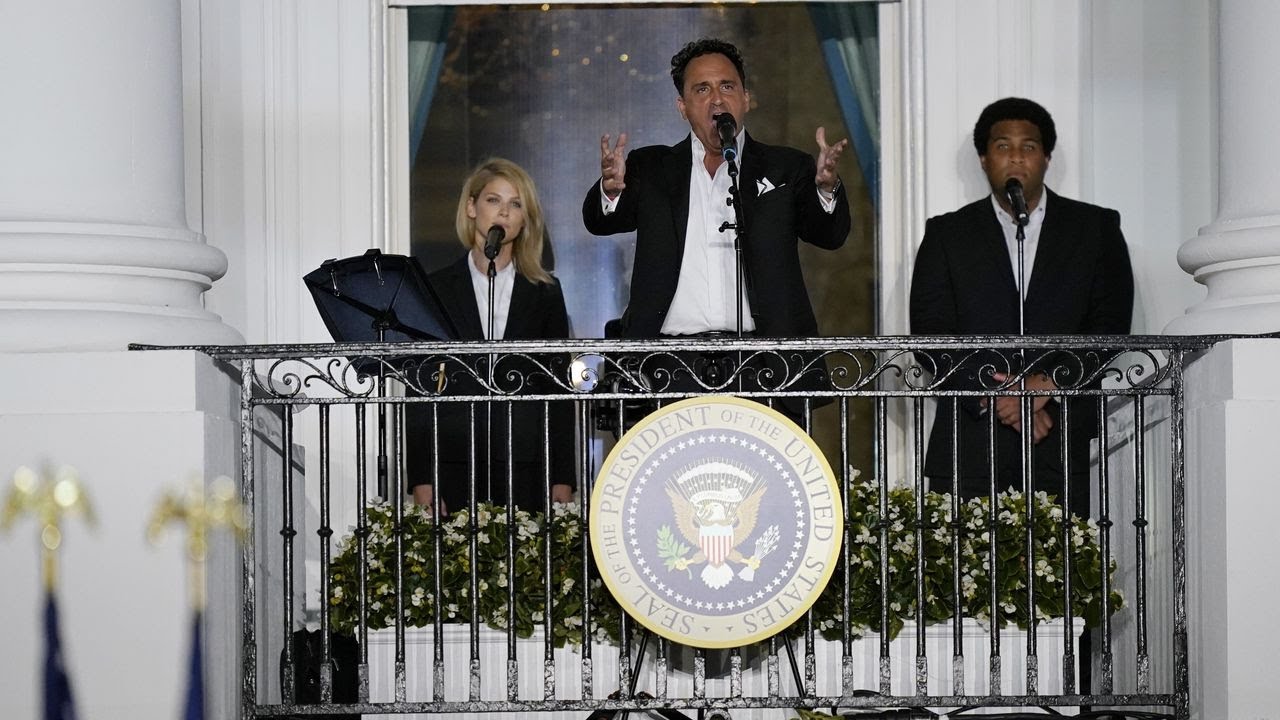 Christopher Macchio Performs at The White House for President Trump ...