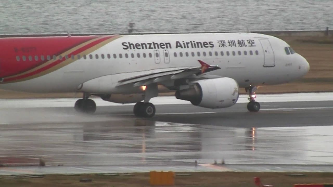 Shenzen Airlines Airbus A320-200 Take off at Osaka - YouTube