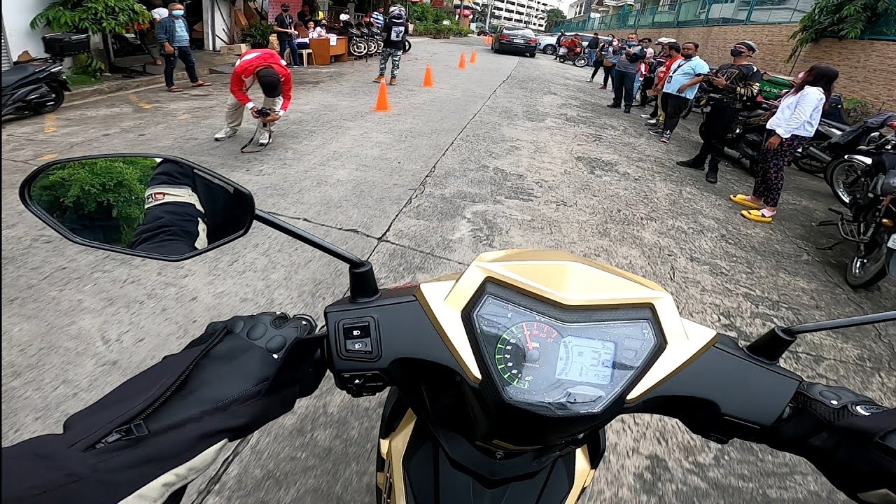 SYM VF3i 185 V3 ABS - YouTube