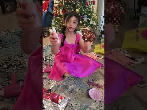 🎄 Sabina’s Christmas Celebration - Unwrapping Her First Gift from Nathan! 🎁