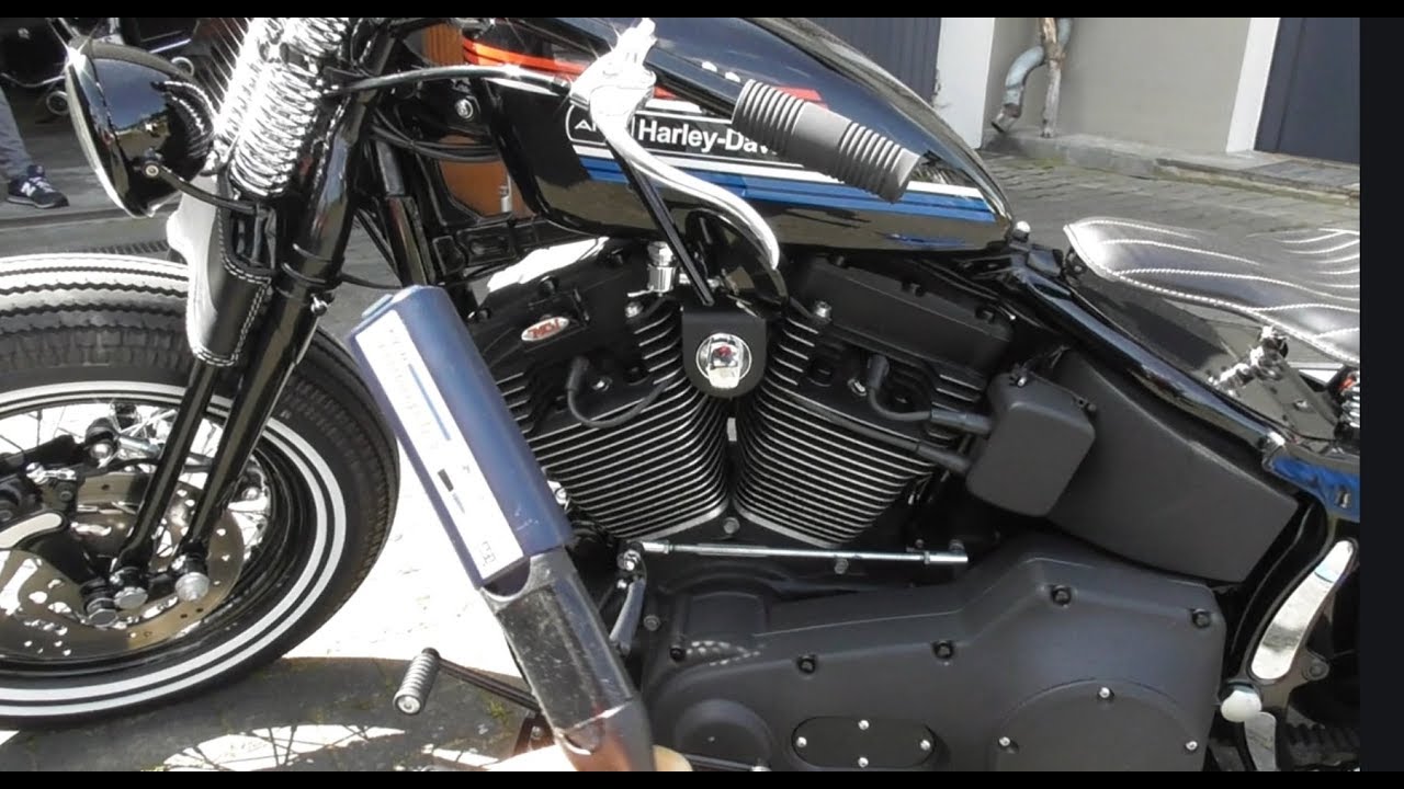 USB-Schnittstelle an Harley Davidson - YouTube