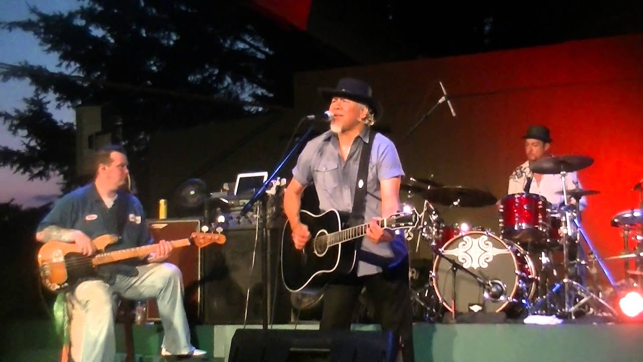 Sam Llanas-Lookin' For Me Somewhere live in Delafield, WI 8-15-15 - YouTube