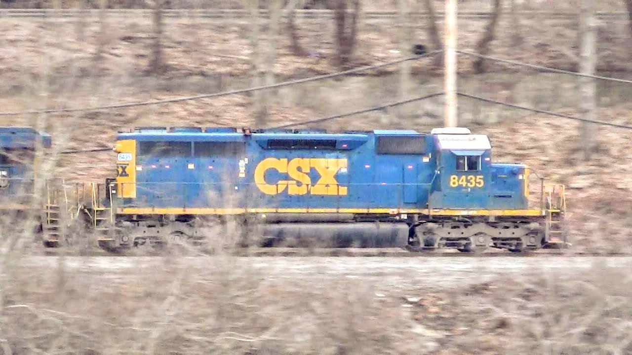 AMAZING K5LA on CSX SD40-2 8435 Leading Westbound Autoracks through ...
