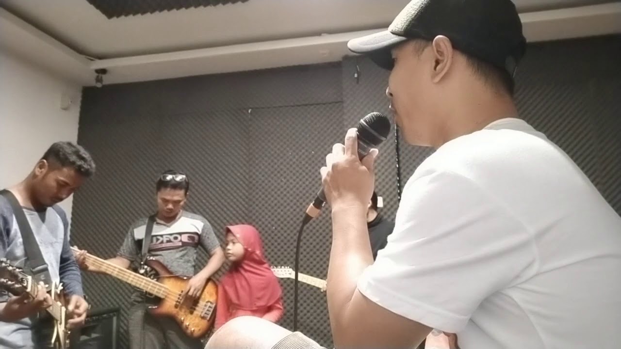 Tiada kata ungu/ cover moise band - YouTube