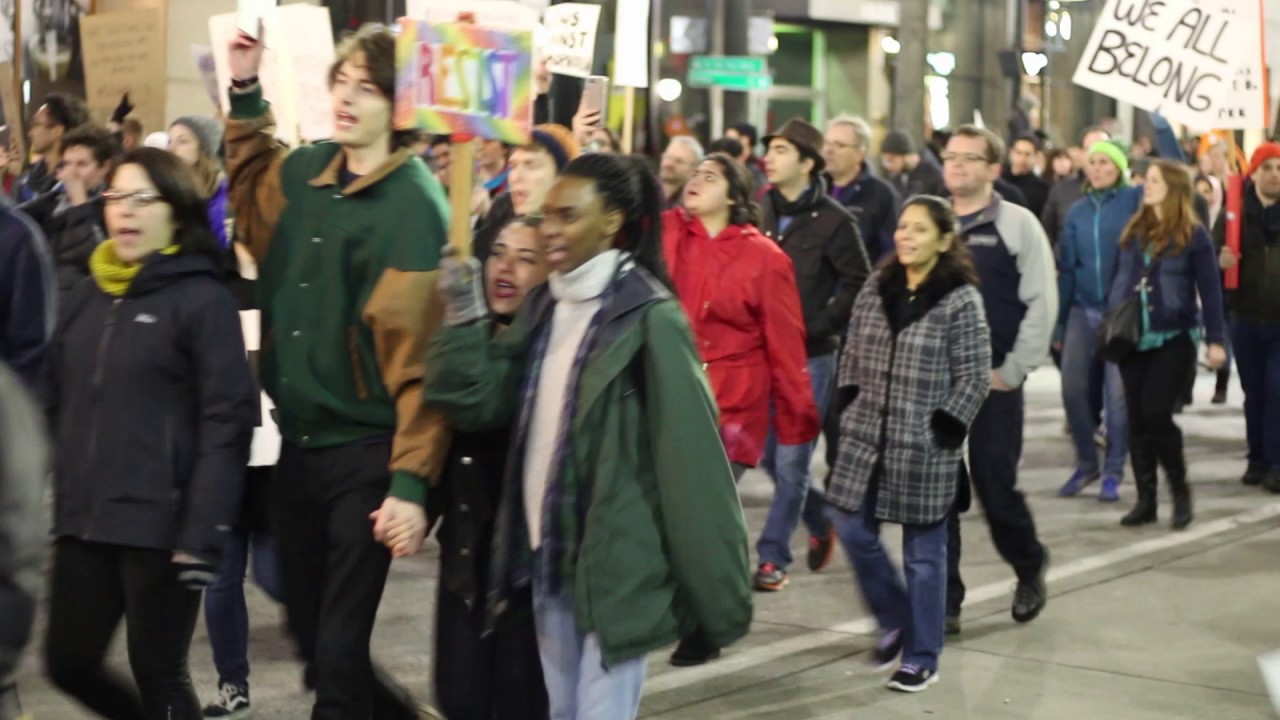 No ban, no wall. Protesters in Seattle, WA - YouTube