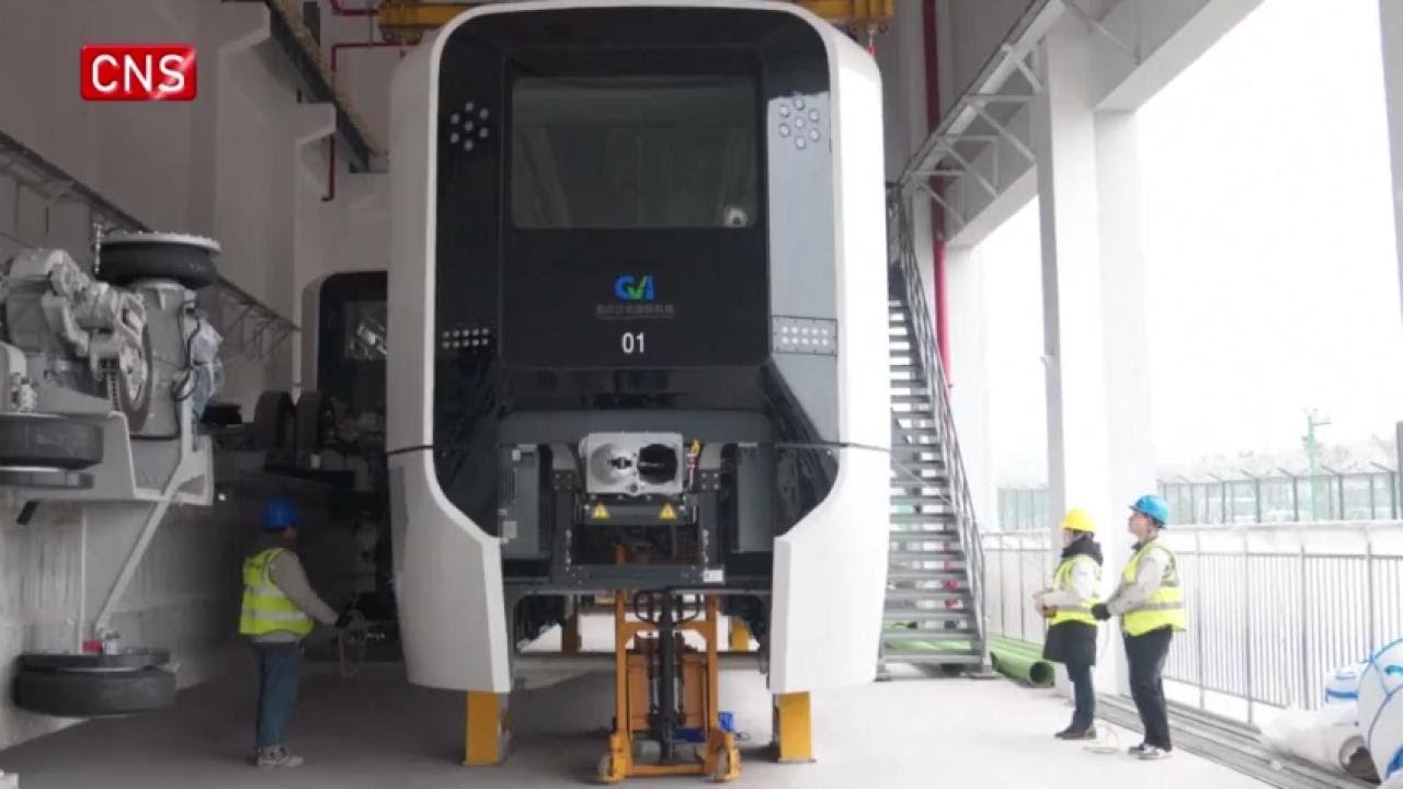 World's pioneer: straddle type monorail rapid transit system at airport - YouTube