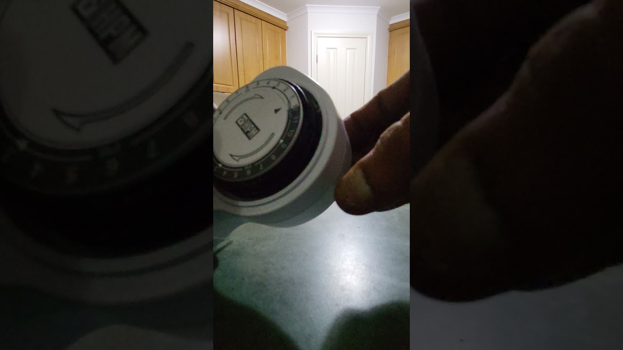HPM ANALOGUE TIMER 24HR WITH OFFSETS D809 1 YouTube HPM ANALOGUE TIMER 24HR WITH OFFSETS D809 1 YouTube