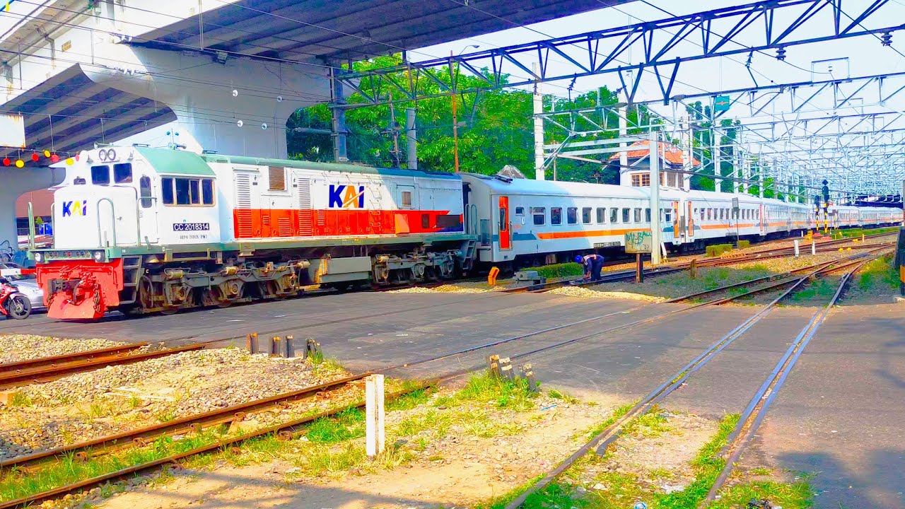 Nonton Kereta Api | Train | KA Argo Wilis, KA Logawa | Locomotive Train ...