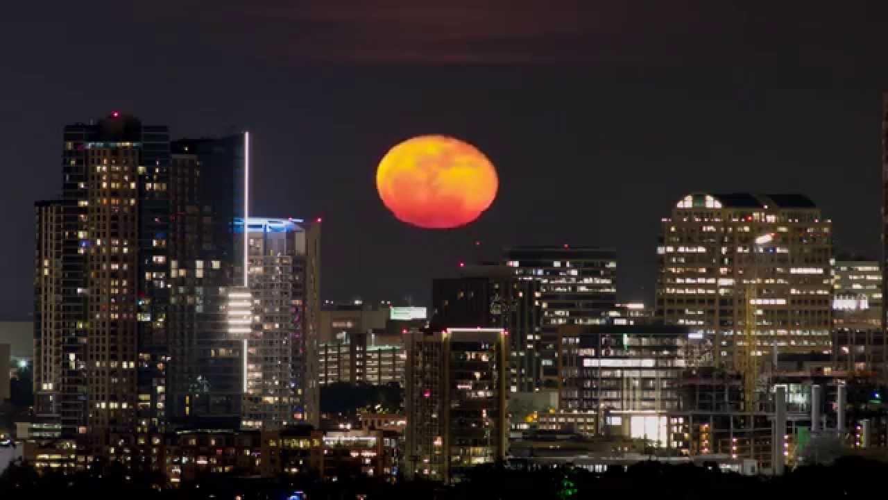 12/08/2014 Moonrise over Austin, TX (300mm) - YouTube