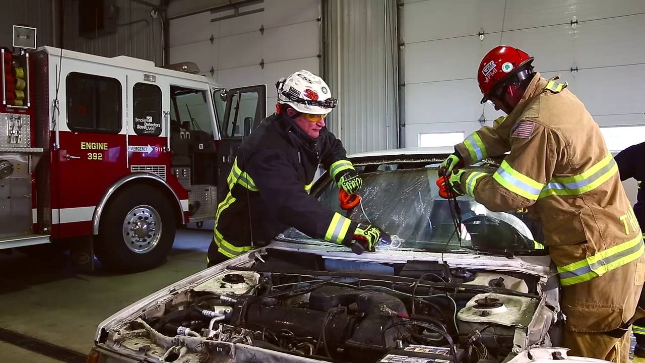 EMS Driven Extrication 3 - YouTube