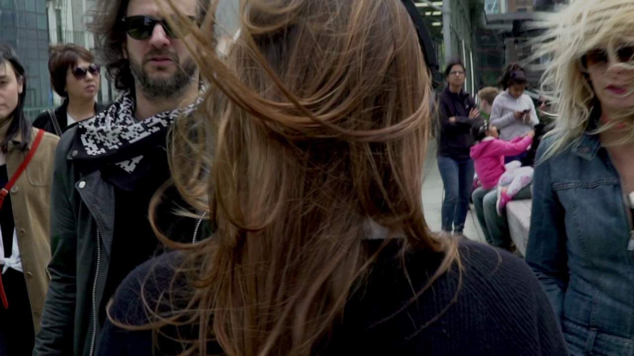 Poncho ft. Anita Álvarez de Toledo - Chui (Á La Folie) (video oficial) - YouTube