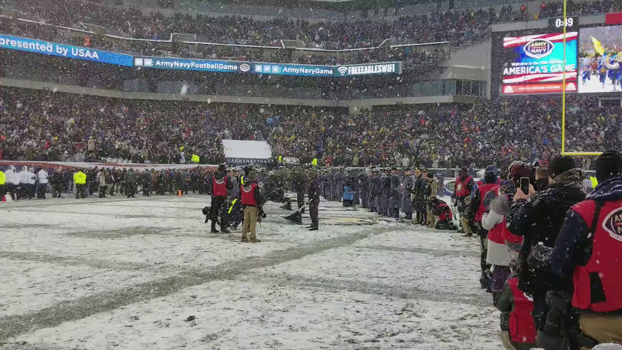 Army Football Team Enters Field for 118th #ArmyNavyGame - YouTube