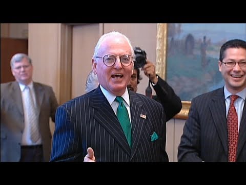 Chicago Alderman Ed Burke charged with attempted extortion - YouTube