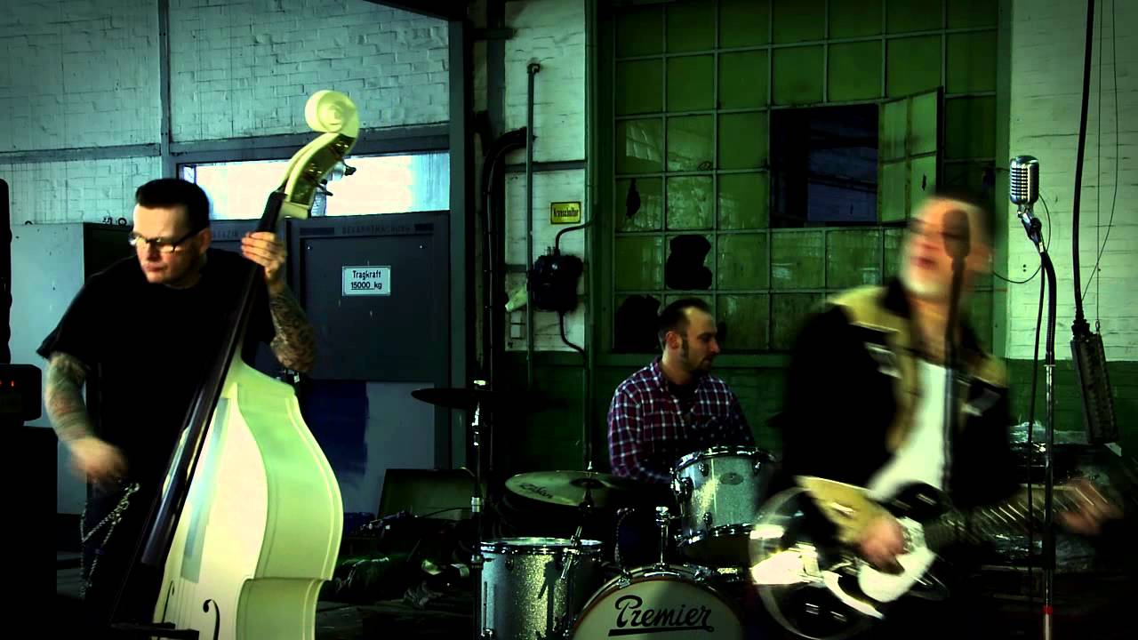 Rubber Chukks performing Sandra Lee, official video - YouTube