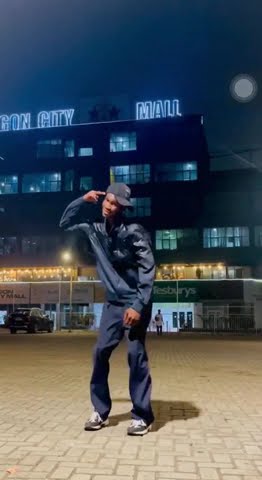 Llegendarie Aymal YAWA by R2BEES - YouTube