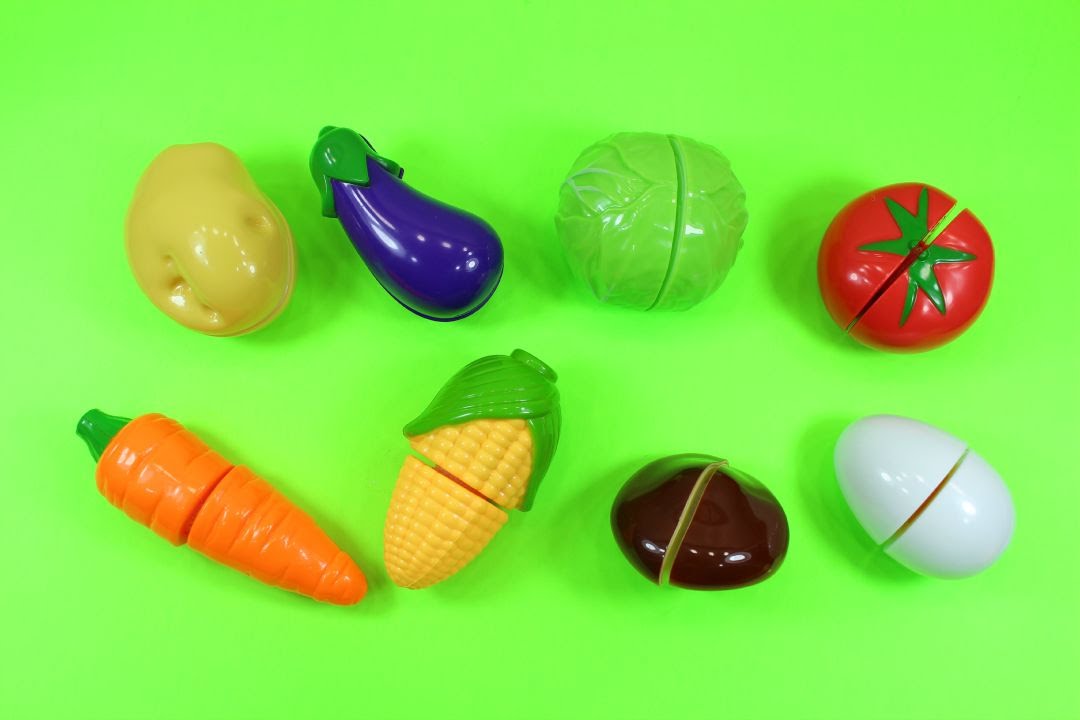 Learn names of vegetables with toy Velcro cutting vegetables playset ...